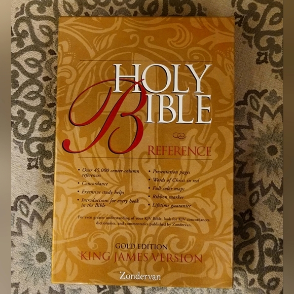 King James Bible | Other | King James Reference Bible Gold Edition ...